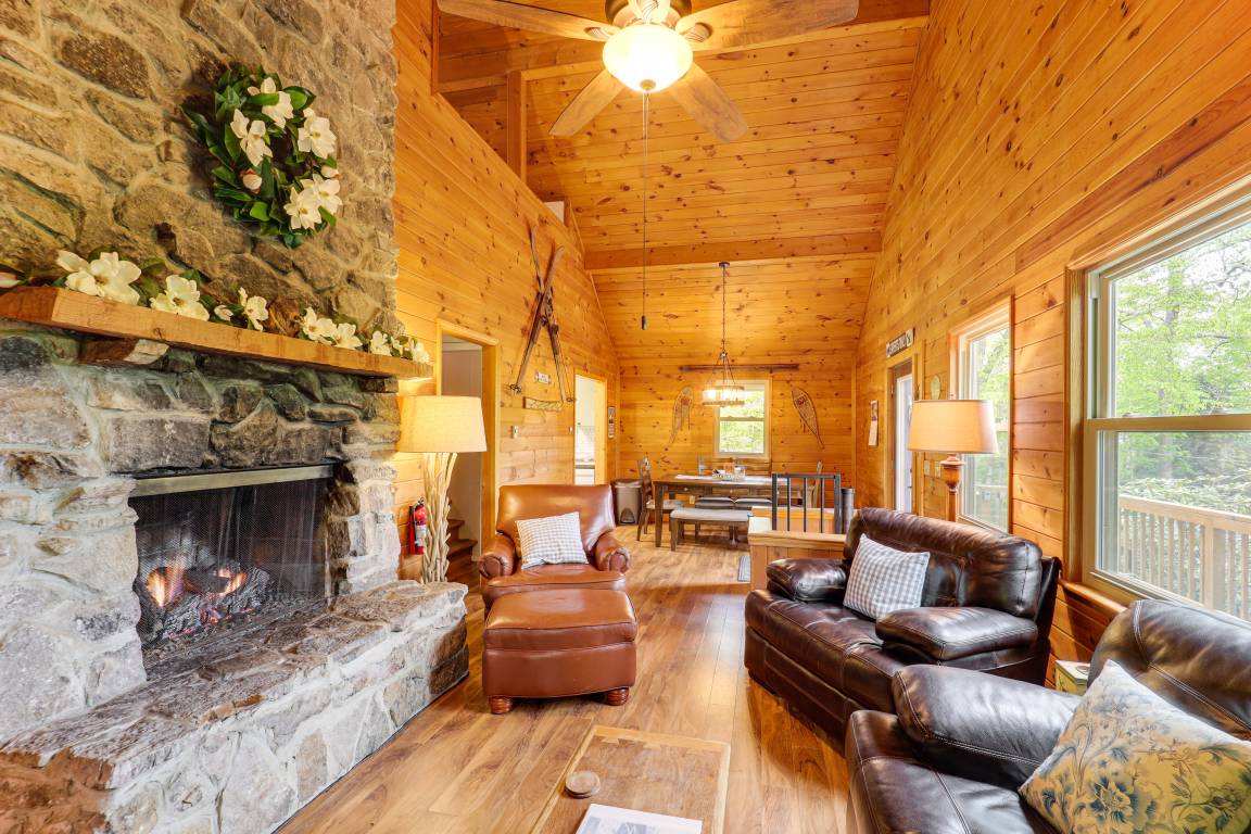 141 M² House ∙ 4 Bedrooms ∙ 8 Guests - Beech Mountain, NC
