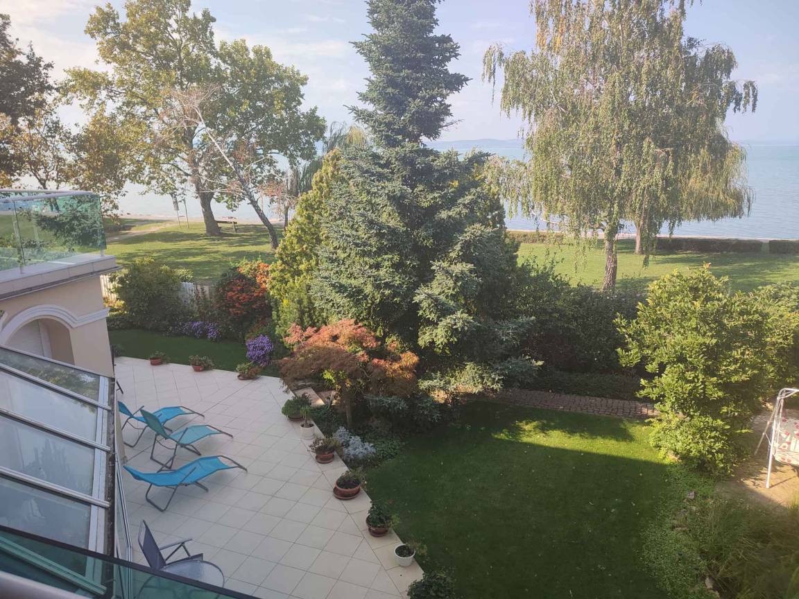 300 M² Huis ∙ 7 Slaapkamers ∙ 17 Gasten - Balatonmeer
