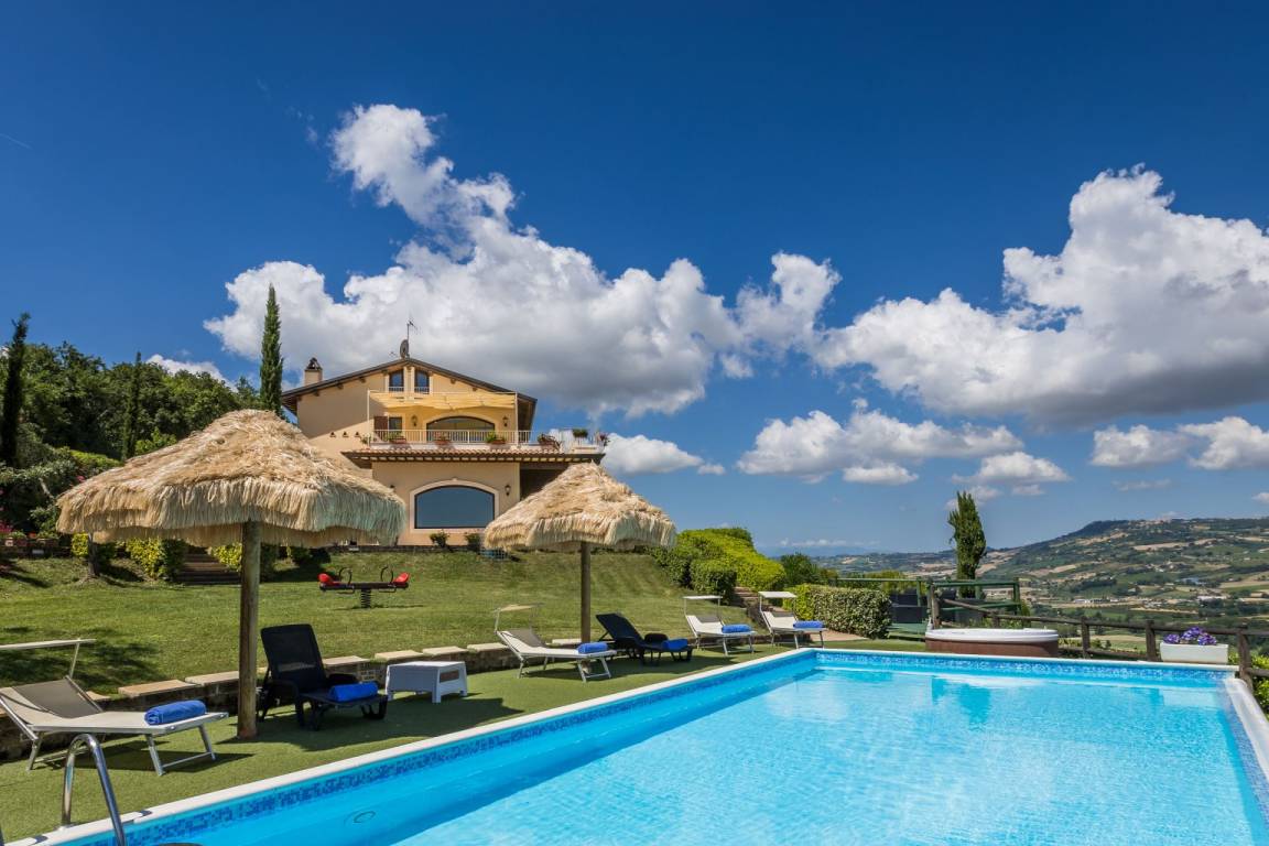 330 M² Villa ∙ 6 Camere Da Letto ∙ 12 Ospiti - Cupra Marittima