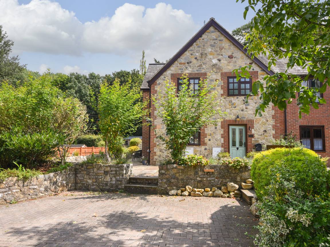 Cottage ∙ 3 Bedrooms ∙ 6 Guests - Chard