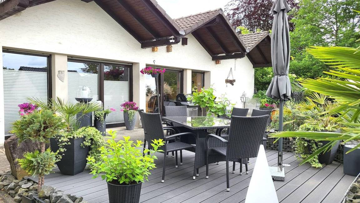 95 M² Ferienwohnung ∙ 1 Schlafzimmer ∙ 4 Gäste - Waldbröl
