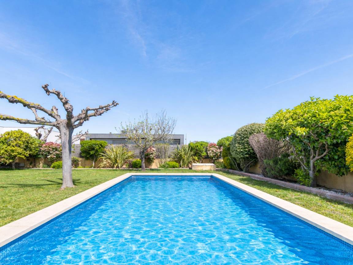 160 M² Huis ∙ 3 Slaapkamers ∙ 7 Gasten - Figueres