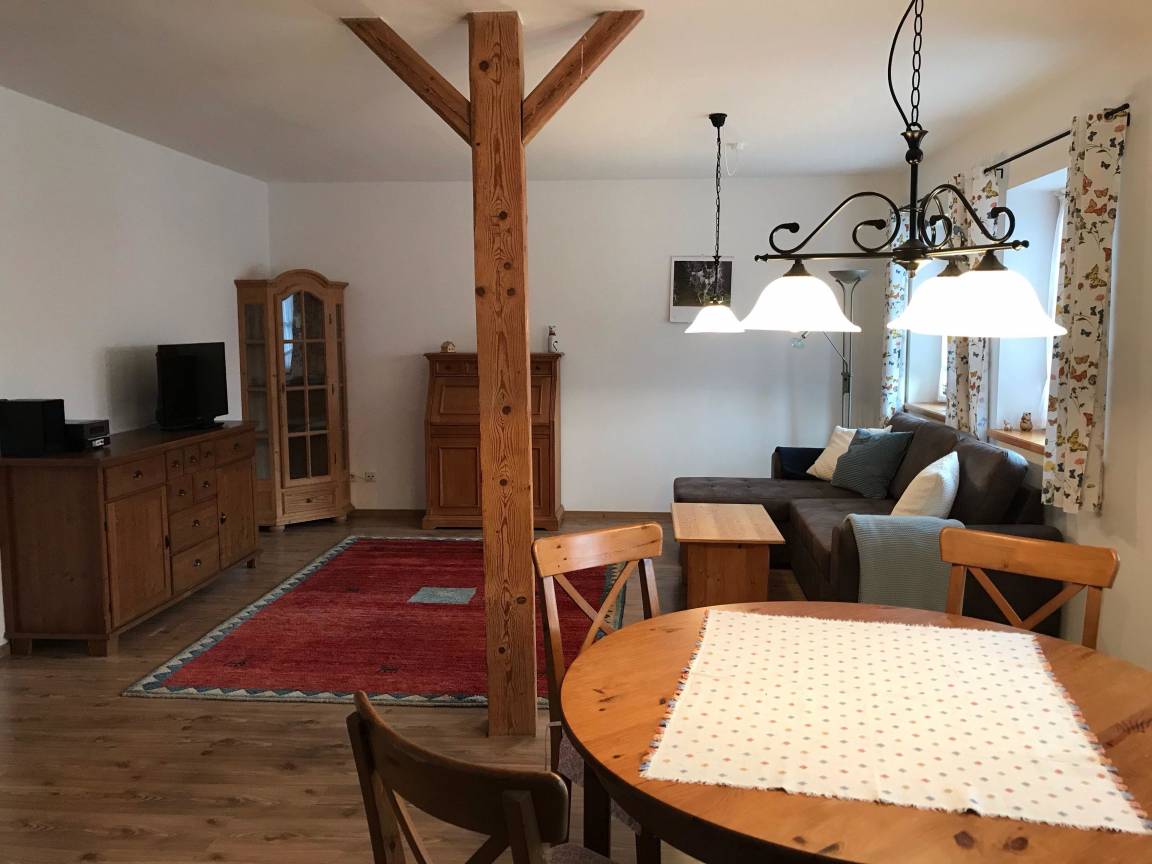 70 M² Ferienwohnung ∙ 1 Schlafzimmer ∙ 5 Gäste - Waging am See
