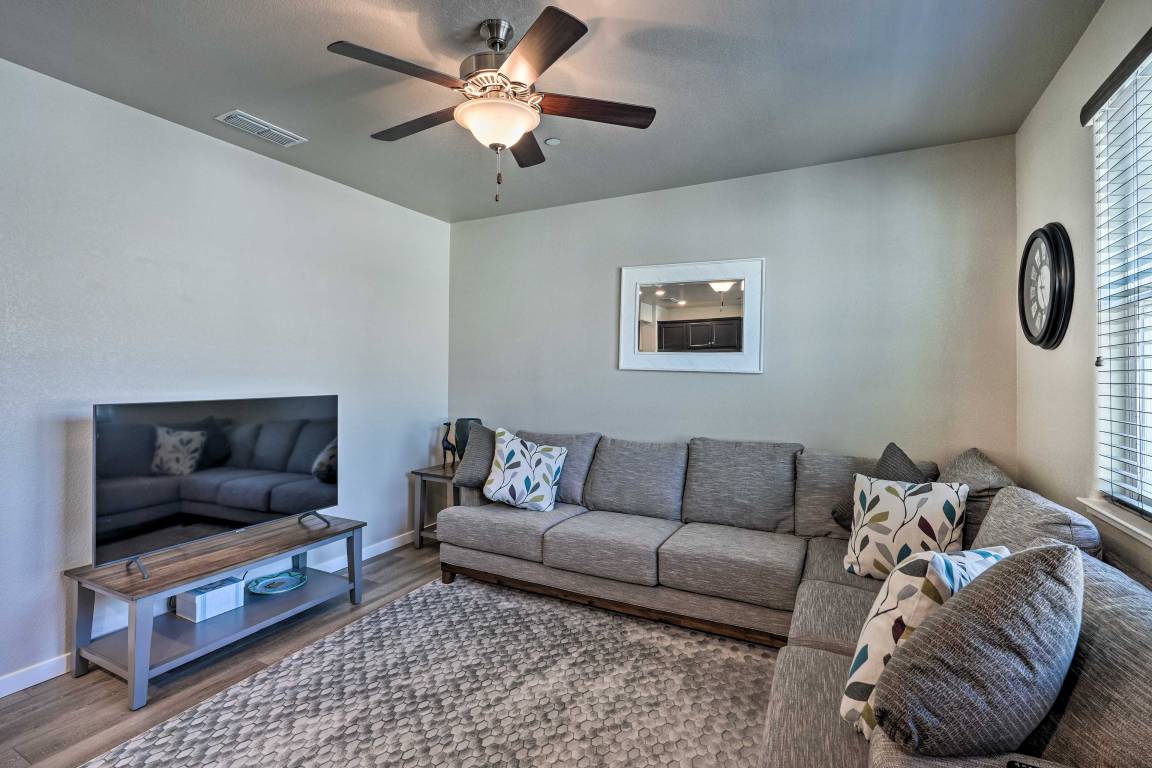 115 M² Ferienwohnung ∙ 2 Schlafzimmer ∙ 4 Gäste - Elk Grove, CA