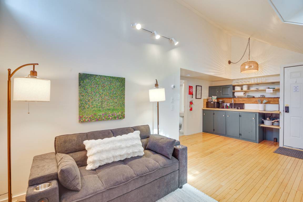 46 M² Apartment ∙ 1 Bedroom ∙ 2 Guests - Little River State Park, Waterbury Village Historic District