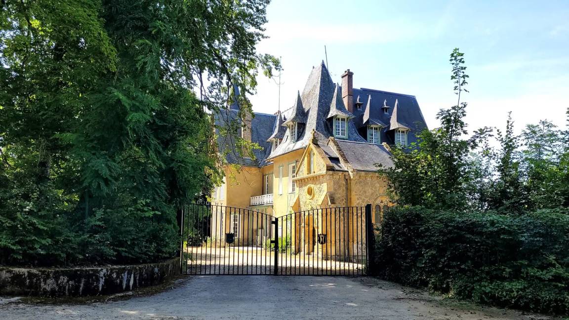 Maison De Vacances ∙ 8 Chambres ∙ 15 Personnes - Ardennes