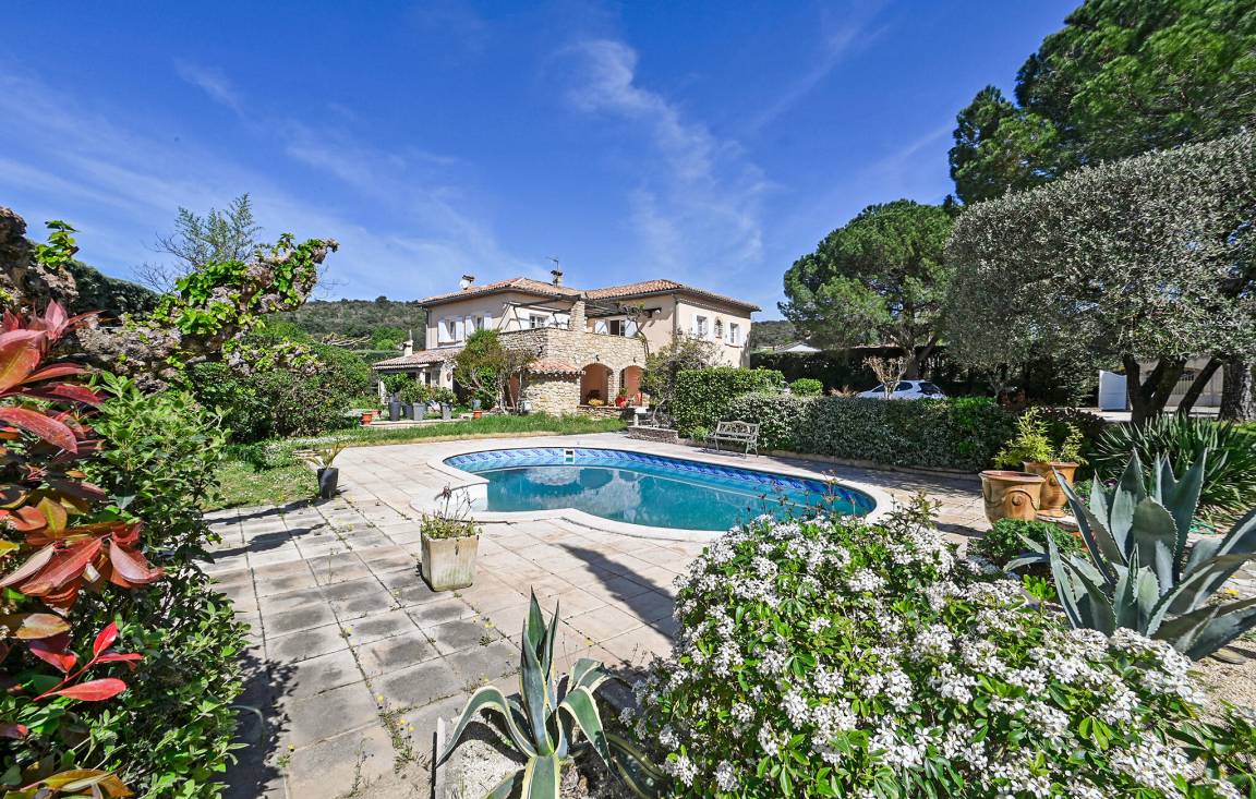 200 M² Casa Vacanza ∙ 4 Camere Da Letto ∙ 6 Ospiti - Alès