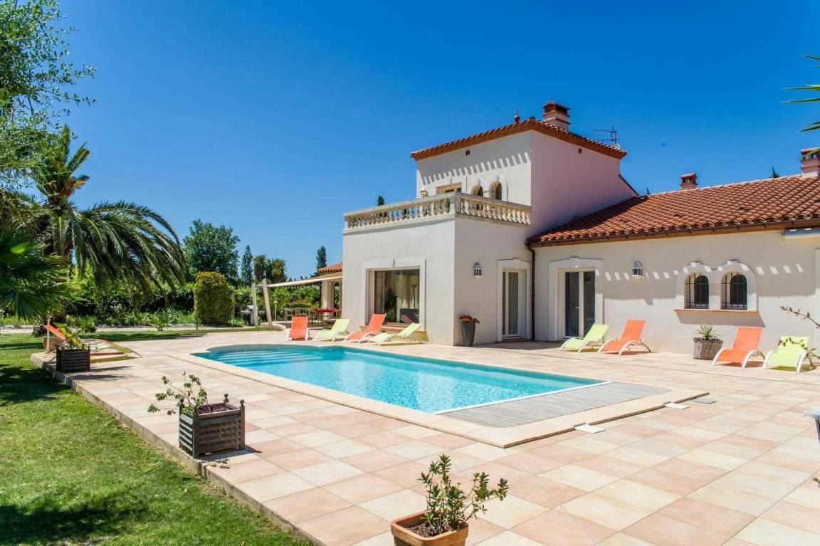 400 M² Gîte ∙ 5 Chambres ∙ 12 Personnes - Perpignan