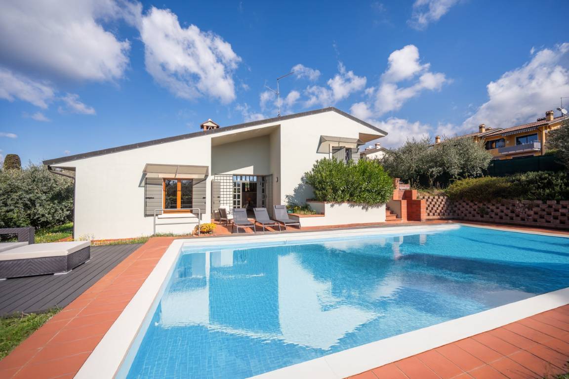 350 M² Villa ∙ 4 Chambres ∙ 7 Personnes - Torri del Benaco