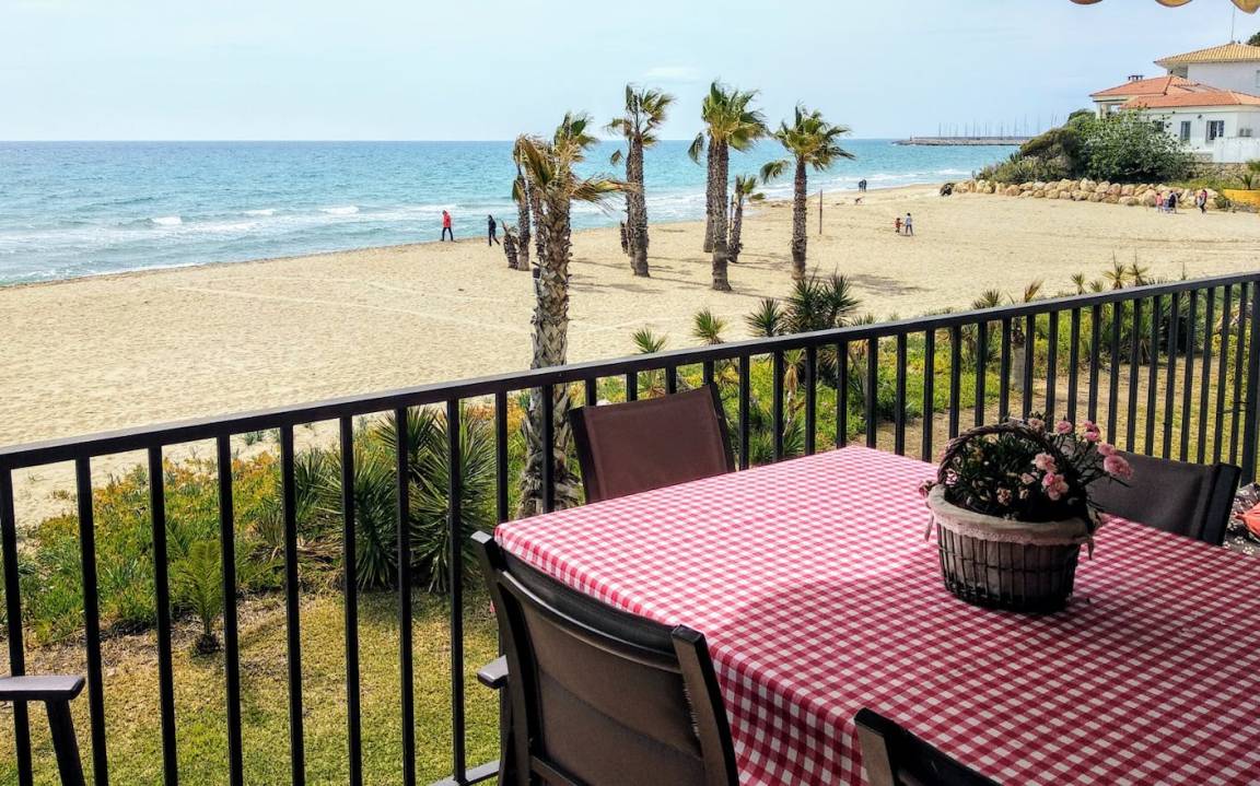 110 M² Apartamento ∙ 3 Habitaciones ∙ 4 Huéspedes - Comarruga