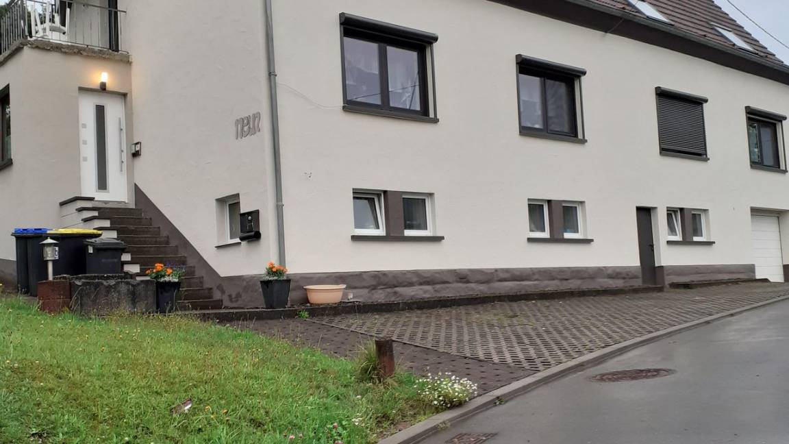 90 M² Ferienwohnung ∙ 2 Schlafzimmer ∙ 6 Gäste - Neunkirchen