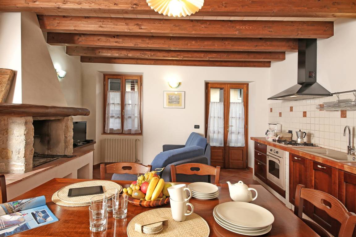 83 M² Farmhouse ∙ 3 Bedrooms ∙ 8 Guests - Limone Sul Garda