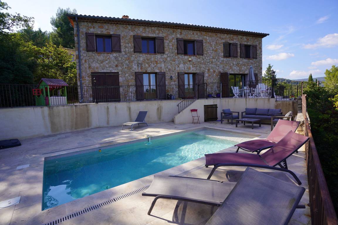300 M² Villa ∙ 5 Bedrooms ∙ 10 Guests - Draguignan