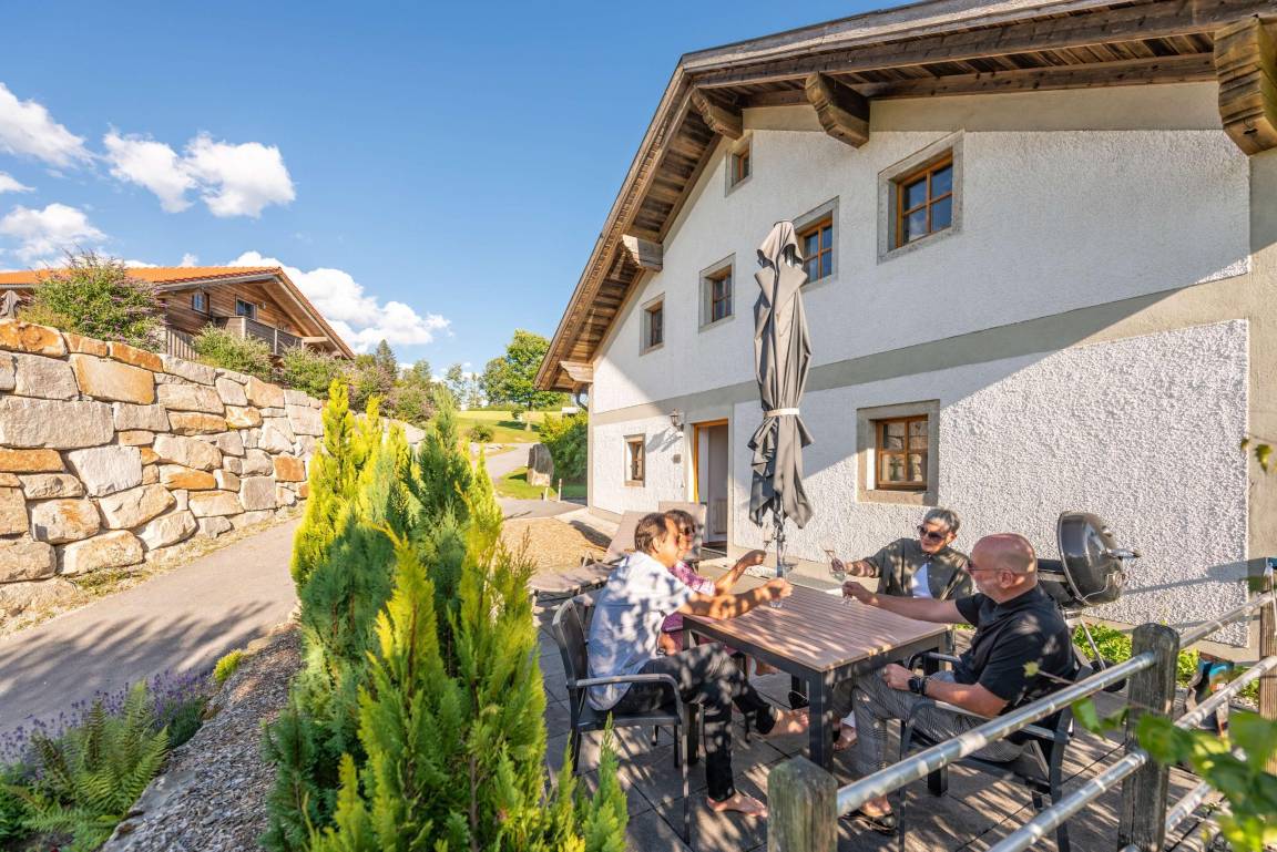 75 M² Ferienwohnung ∙ 2 Schlafzimmer ∙ 4 Gäste - Neureichenau