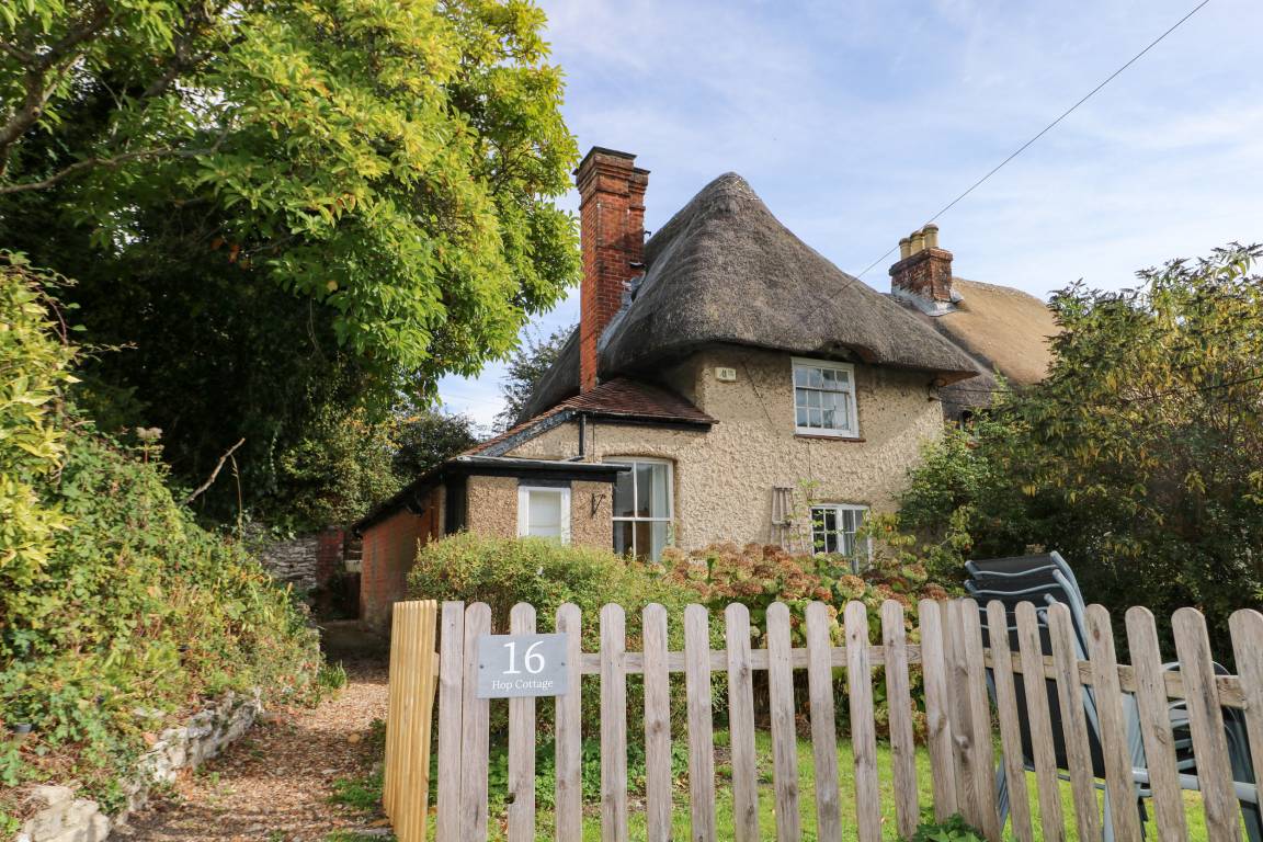 Cottage ∙ 2 Bedrooms ∙ 4 Guests - Petersfield