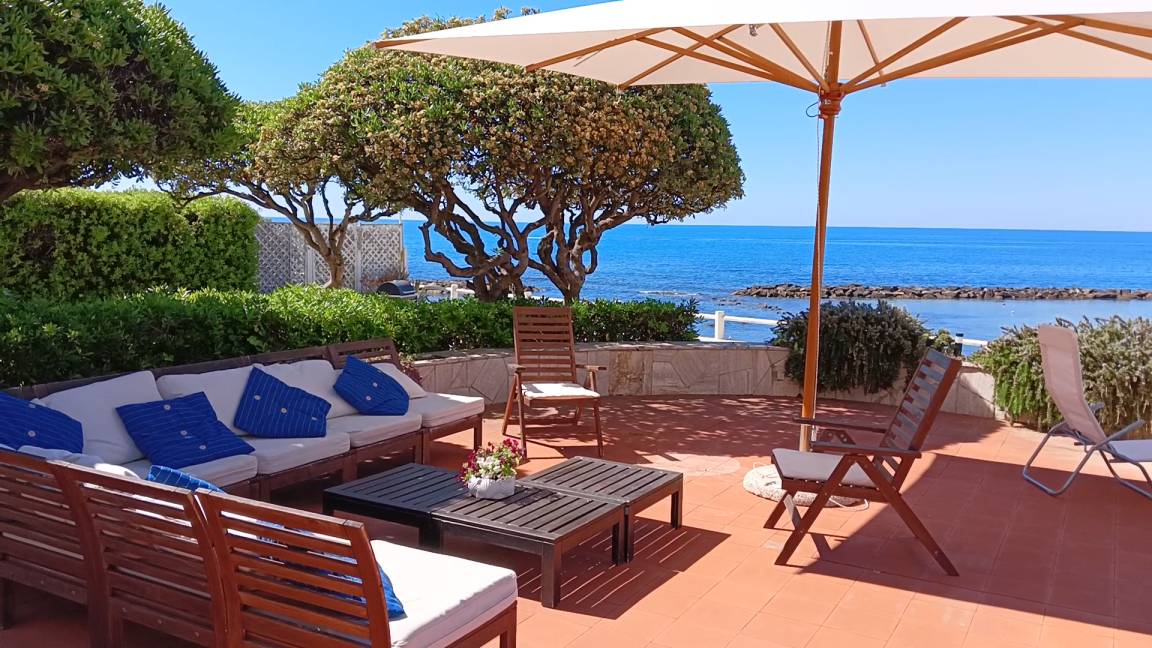 300 M² Villa ∙ 7 Bedrooms ∙ 19 Guests - Santa Marinella