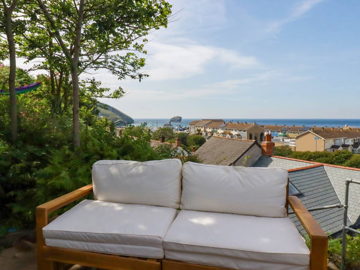 Cottage ∙ 3 Bedrooms ∙ 6 Guests - Troon