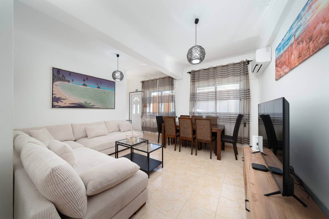 200 M² House ∙ 4 Bedrooms ∙ 8 Guests - Faro