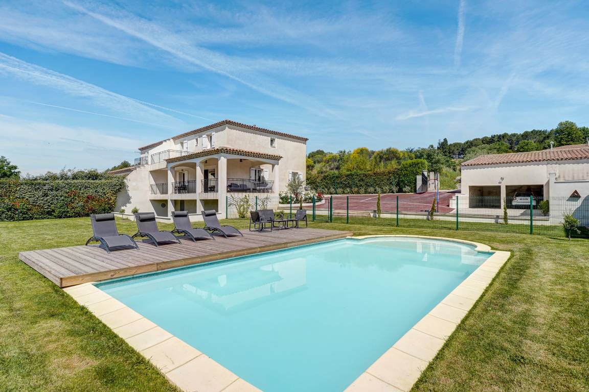 170 M² Maison De Vacances ∙ 5 Chambres ∙ 12 Personnes - Éguilles