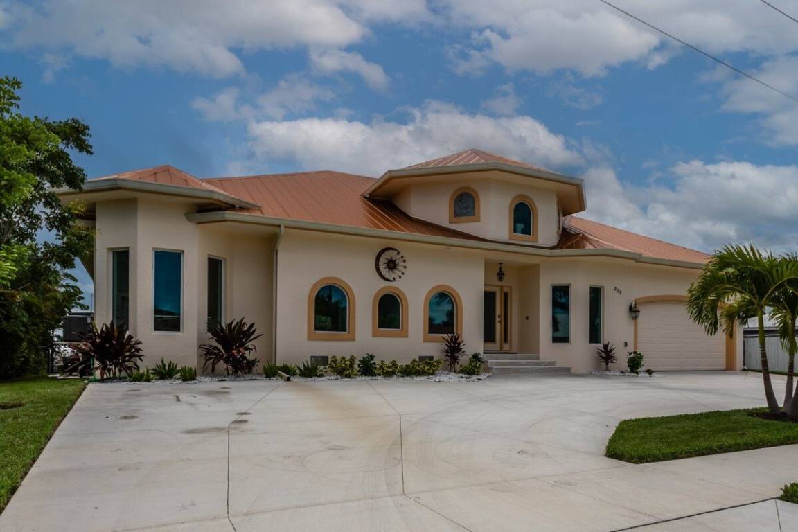 House ∙ 3 Bedrooms ∙ 6 Guests - Marco Island, FL
