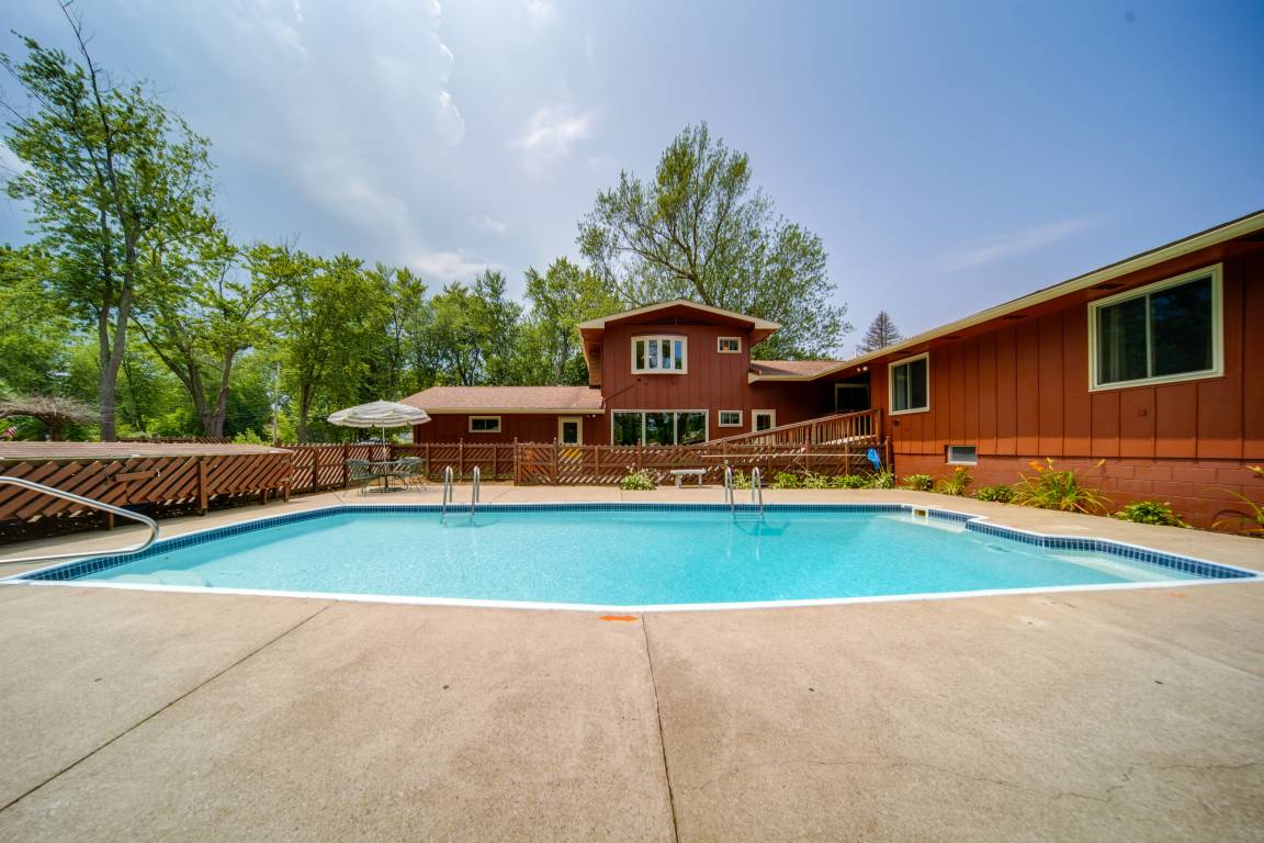 297 M² House ∙ 4 Bedrooms ∙ 16 Guests - Ohio