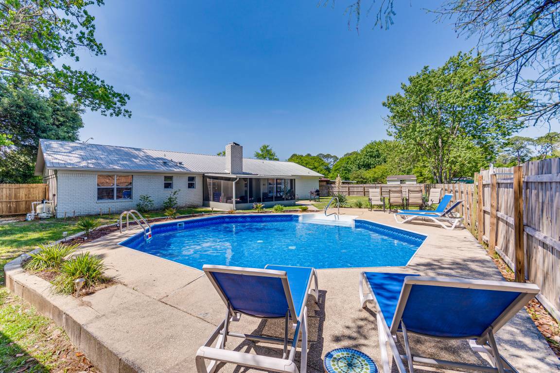 143 M² House ∙ 3 Bedrooms ∙ 12 Guests - Warrington, FL