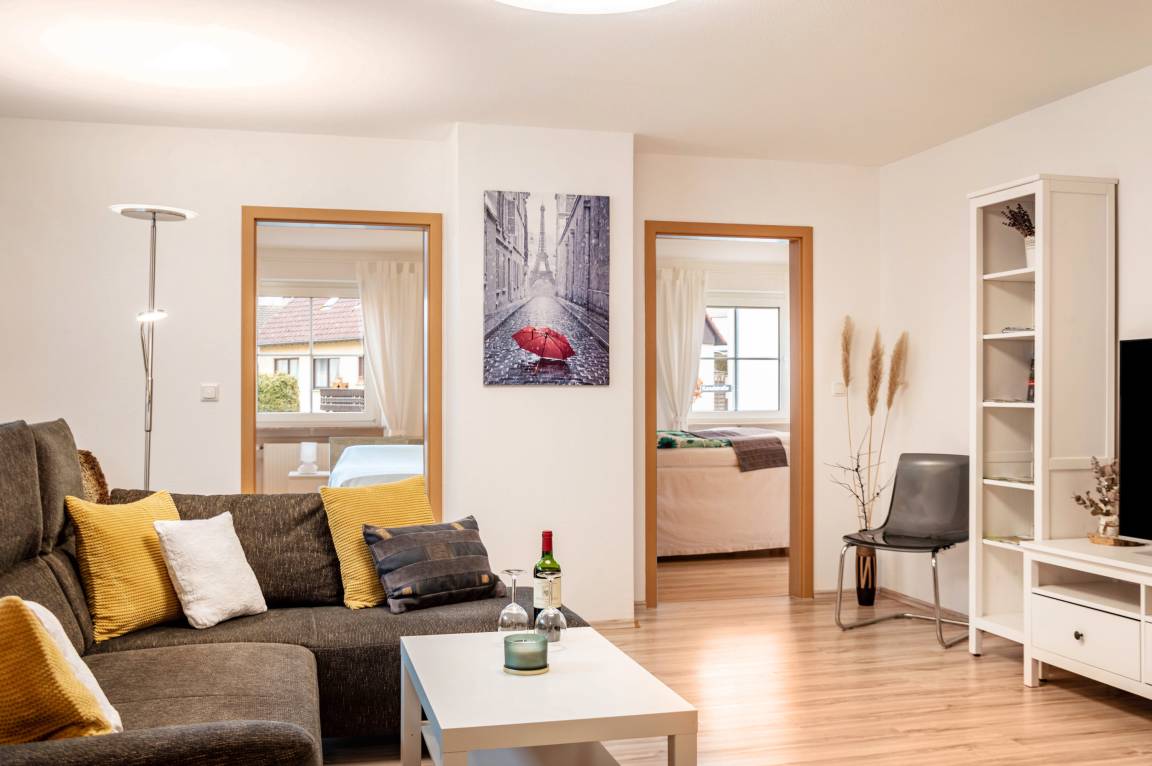82 M² Ferienwohnung ∙ 2 Schlafzimmer ∙ 4 Gäste - Iphofen