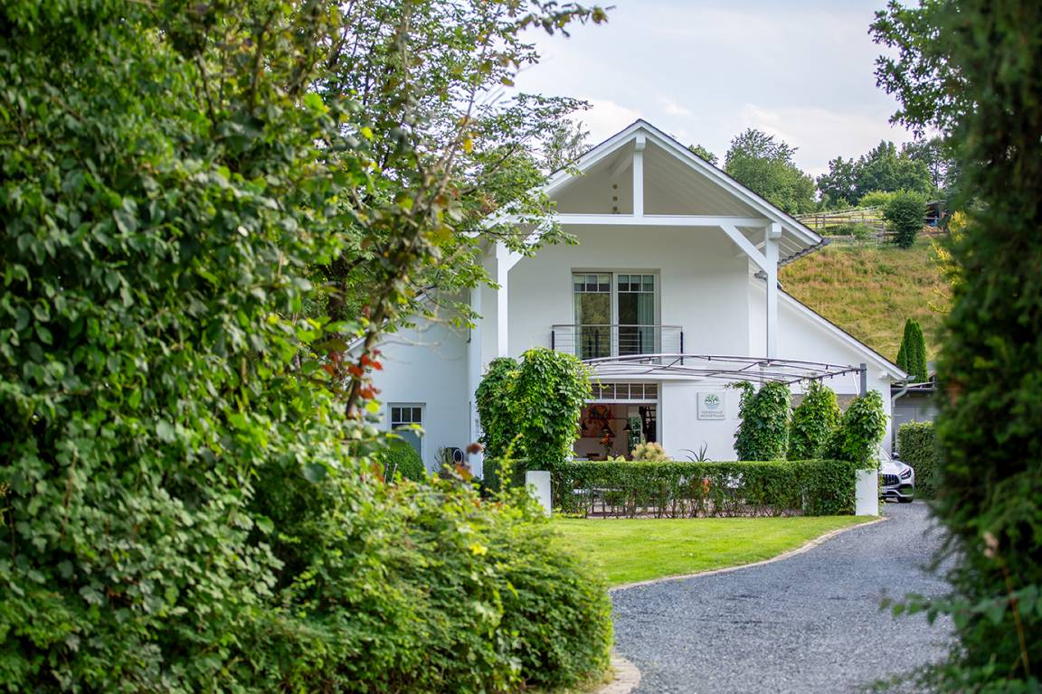 135 M² Huis ∙ 3 Slaapkamers ∙ 6 Gasten - Meschede