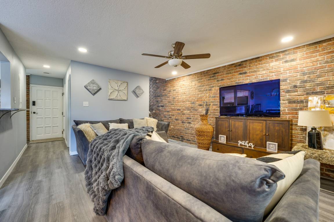 117 M² Apartment ∙ 2 Bedrooms ∙ 4 Guests - Van Buren, AR