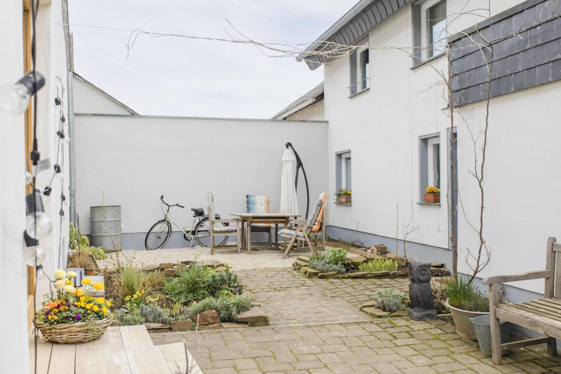 85 M² Ferienwohnung ∙ 2 Schlafzimmer ∙ 4 Gäste - Monreal