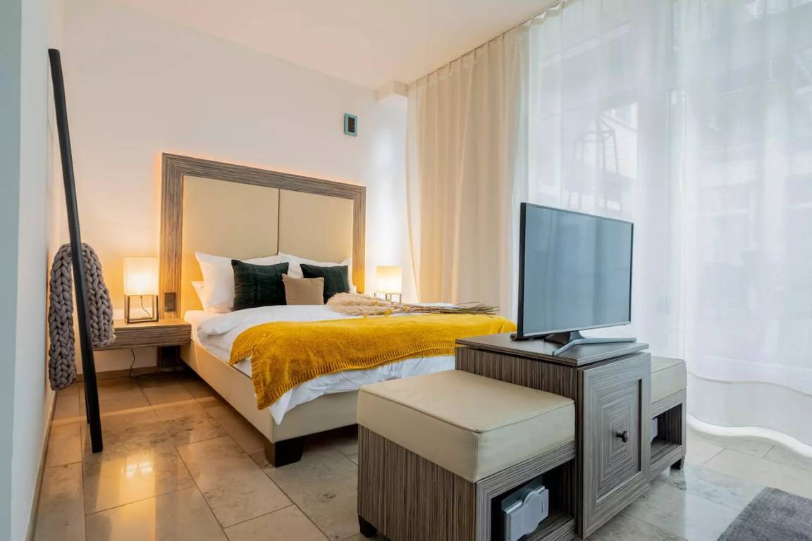 56 M² Apartment ∙ 2 Guests - Düsseldorf