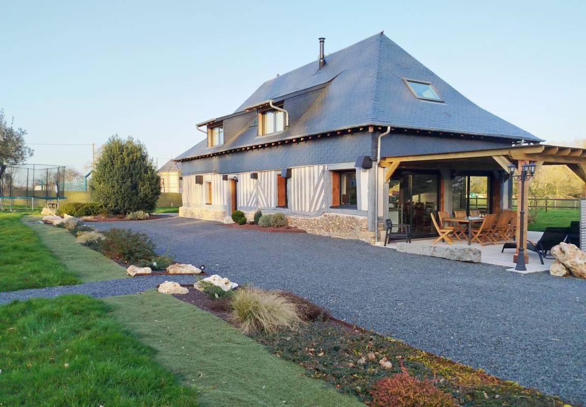 140 M² Gîte ∙ 4 Bedrooms ∙ 9 Guests - Normandy