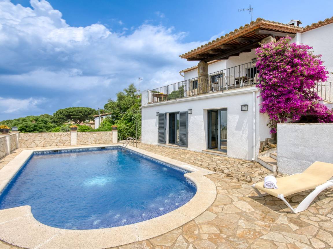 200 M² House ∙ 1 Bedroom ∙ 8 Guests - Tamariu
