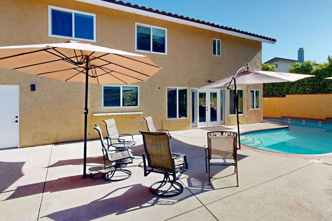 234 M² House ∙ 4 Bedrooms ∙ 8 Guests - Rancho Cucamonga, CA