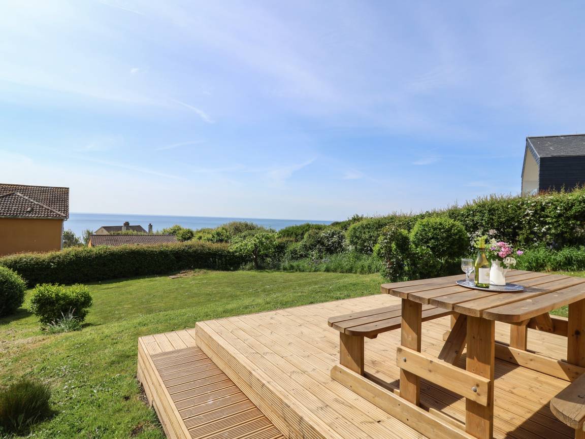 Cottage ∙ 4 Bedrooms ∙ 8 Guests - Charmouth