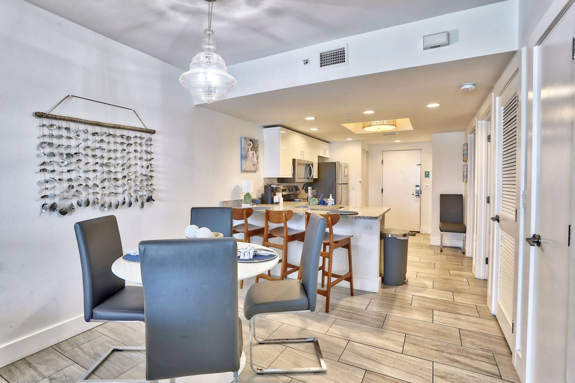 78 M² Condo ∙ 2 Bedrooms ∙ 6 Guests - Treasure Island, FL