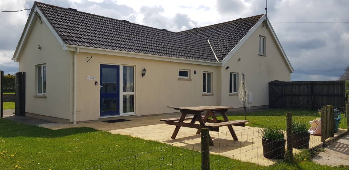 196 M² Cottage ∙ 2 Bedrooms ∙ 3 Guests - Wales