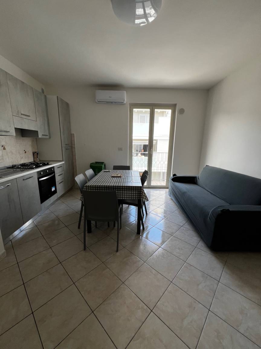 Appartamento Vacanza ∙ 2 Camere Da Letto ∙ 6 Ospiti - Roseto degli Abruzzi