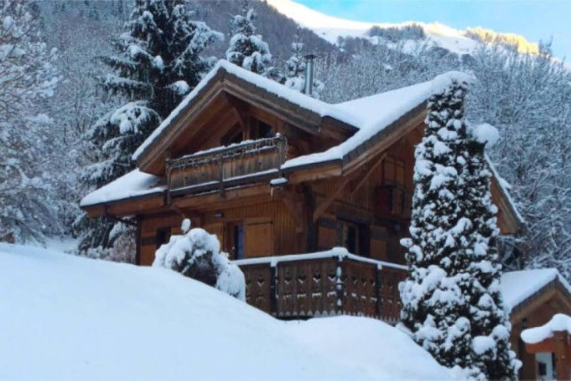 100 M² Chalet ∙ 4 Chambres ∙ 8 Personnes - Lac de Montriond