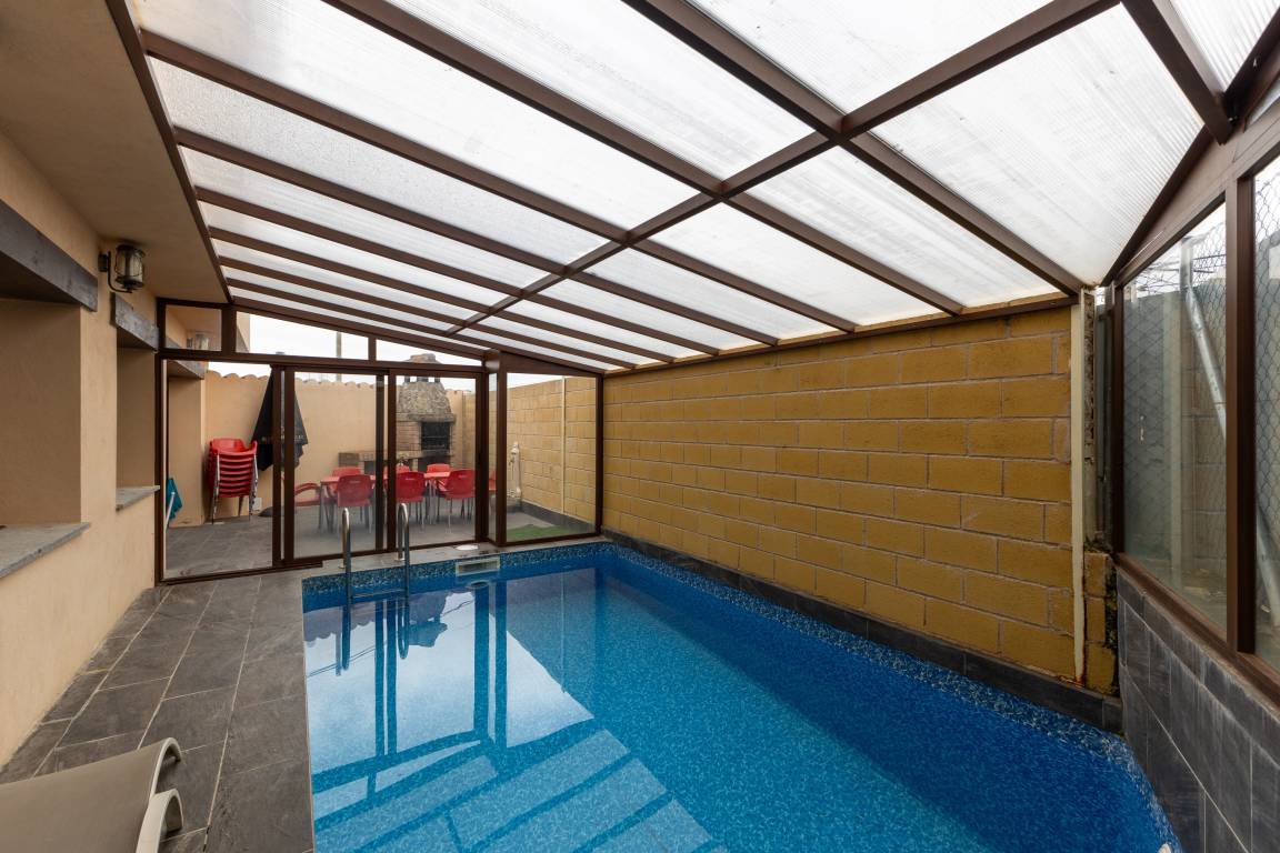 180 M² Casa ∙ 7 Habitaciones ∙ 16 Huéspedes - Ávila