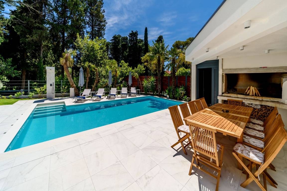 300 M² Villa ∙ 5 Schlafzimmer ∙ 12 Gäste - Split