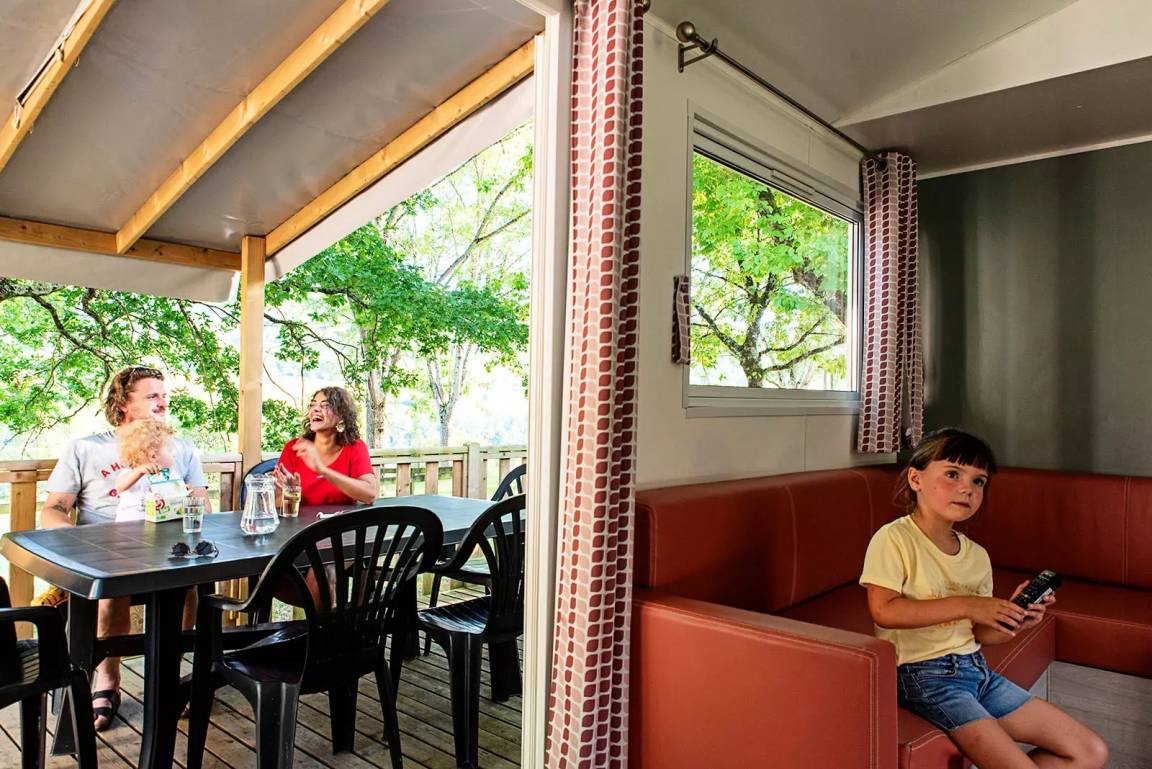 35 M² Mobil-home ∙ 3 Chambres ∙ 8 Personnes - Brive-la-Gaillarde