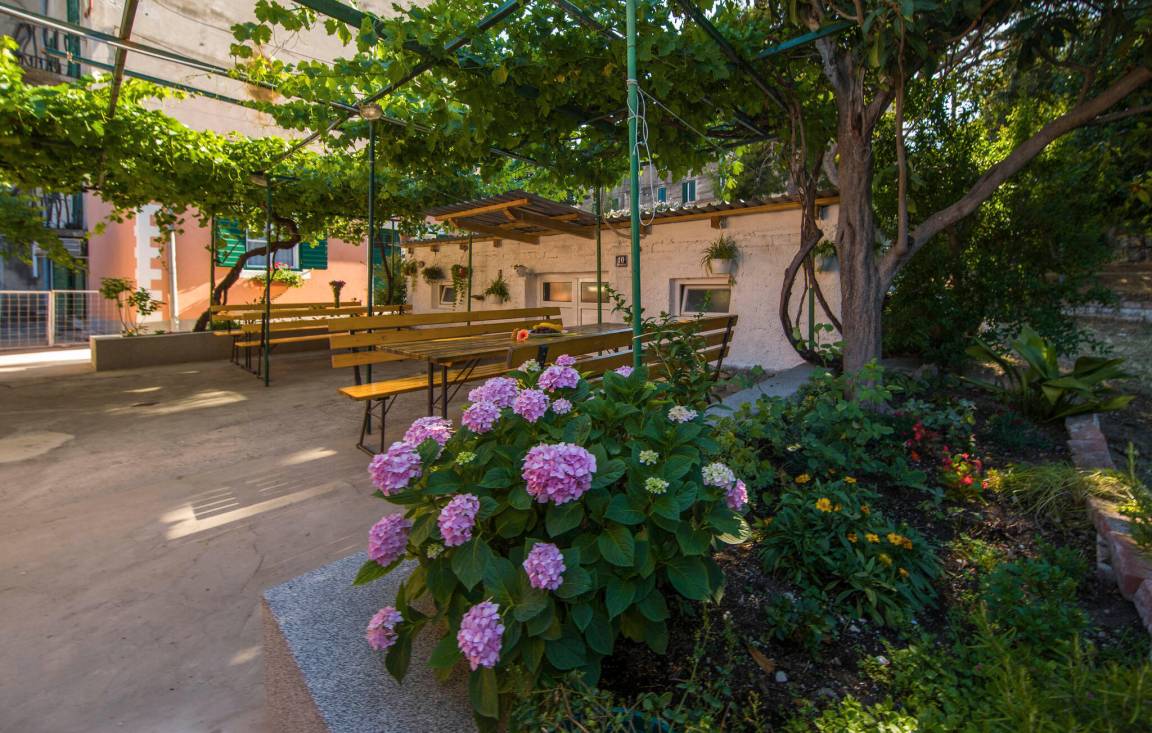 49 M² Ferienhaus ∙ 1 Schlafzimmer ∙ 4 Gäste - Split