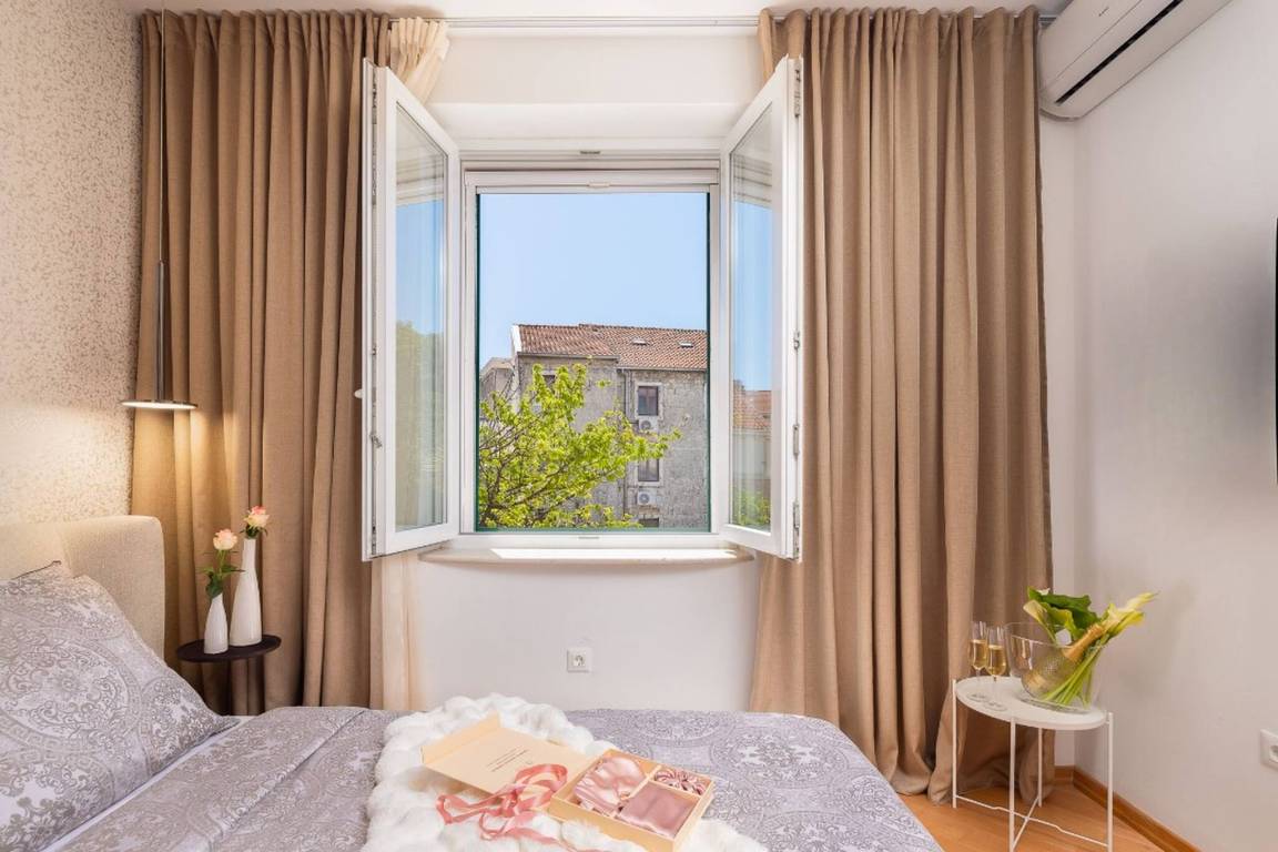 100 M² Apartment ∙ 2 Bedrooms ∙ 5 Guests - Split