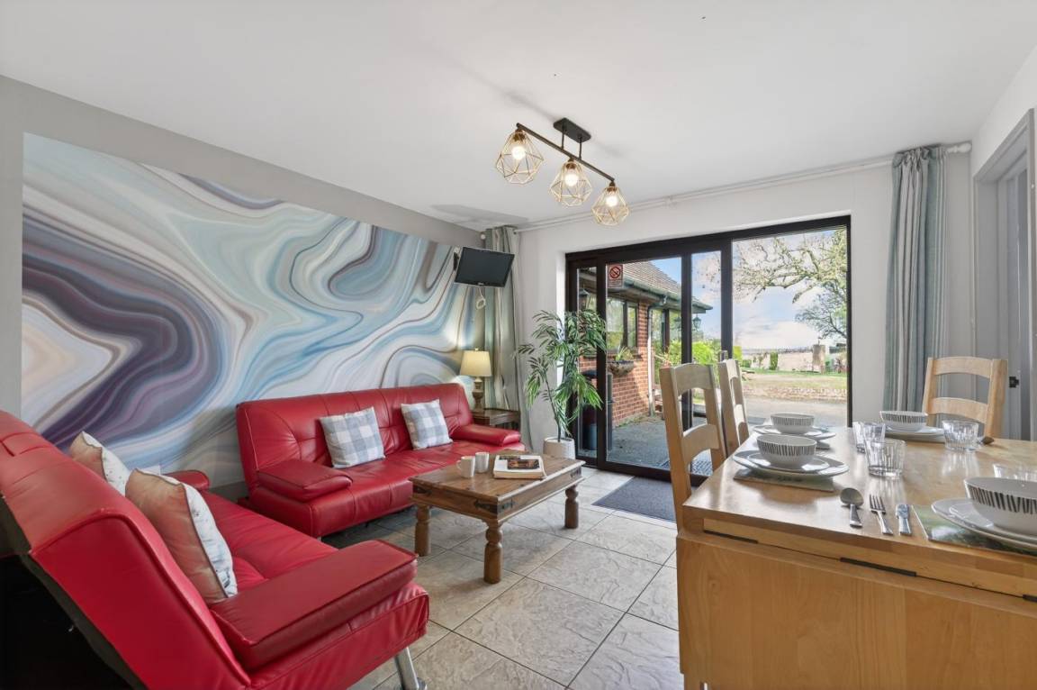 Cottage ∙ 2 Bedrooms ∙ 4 Guests - Folkestone