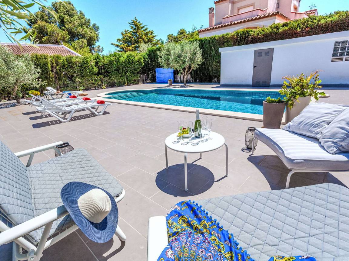 120 M² Villa ∙ 4 Slaapkamers ∙ 8 Gasten - L'Ametlla de Mar