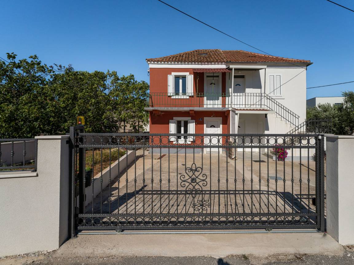 80 M² Ferienhaus ∙ 1 Schlafzimmer ∙ 6 Gäste - Šibenik