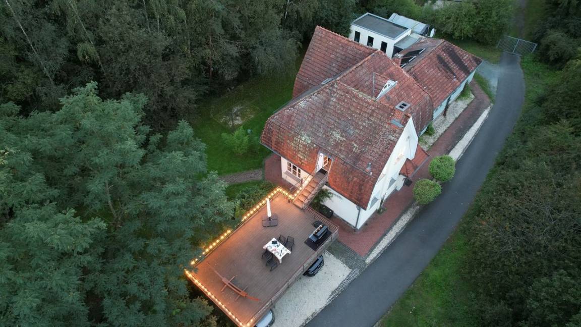 320 M² Ferienhaus ∙ 4 Schlafzimmer ∙ 8 Gäste - Wetzlar