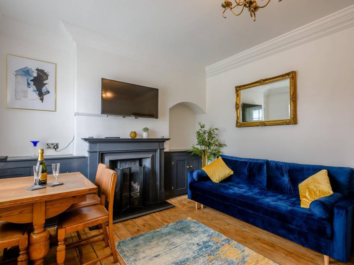 Cottage ∙ 2 Bedrooms ∙ 4 Guests - North Walsham