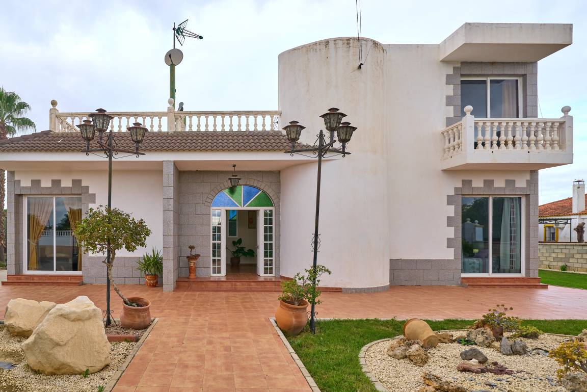 300 M² Casa ∙ 5 Habitaciones ∙ 12 Huéspedes - La Carlota